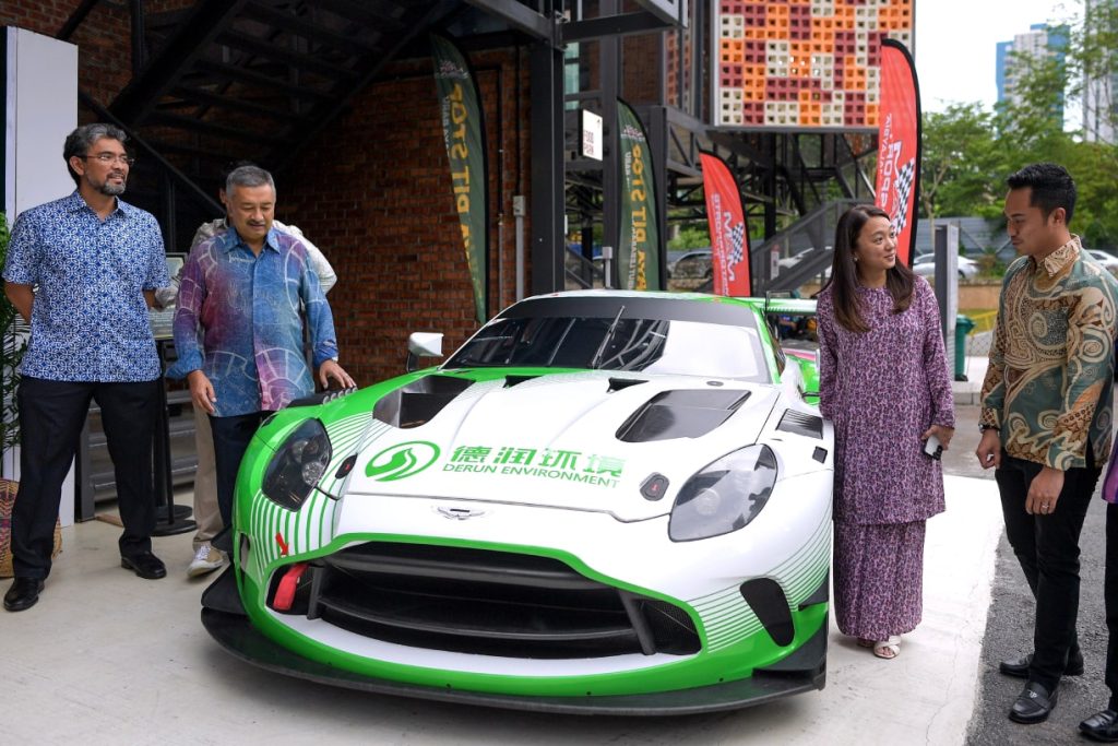Jazeman Jaafar Penampilan Sulung dalam SUPER GT di Sepang - One Tiger Arena