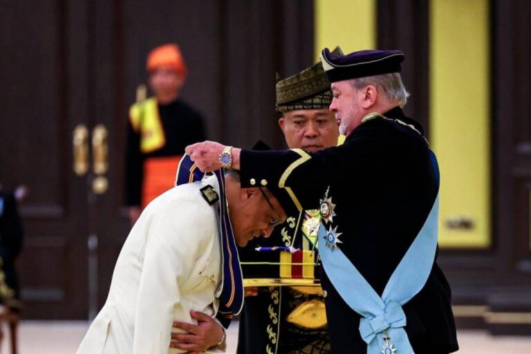 Gelaran Datuk, Tan Sri: Tanggungjawab Besar, Bukan Lambang Status - One ...